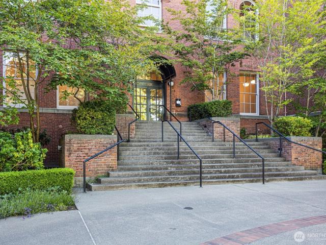 1401 5th Avenue W # 305