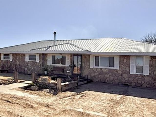 1402 Mile 8 Rd, Texhoma, OK 73949