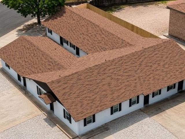 1402 N Adams St, Fredericksburg, TX 78624