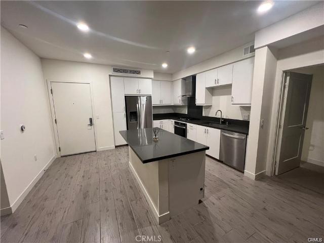 1402 N Nolita