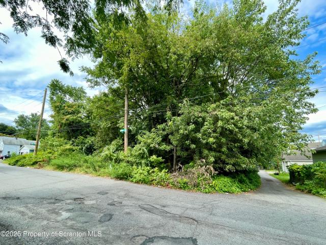 1402 N Rebecca Avenue