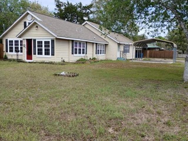 1402 N Tyler