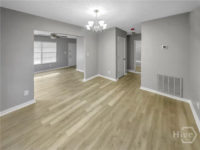 1402 New Castle St, Savannah, GA 31415 | MLS #SA350708