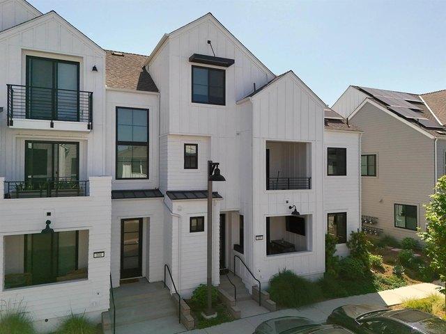 1402 Anacona Pl Unit 105, Encinitas, CA 92024