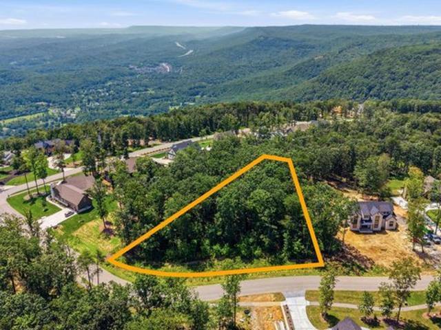 1402 Bent Hickory Rd, Signal Mountain, TN 37377