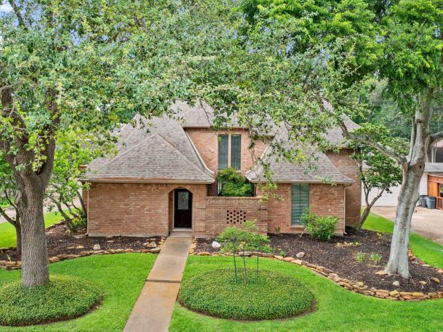 1402 Bittersweet Drive