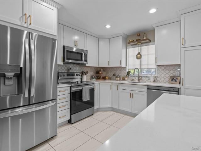 1402 Brentwood Drive