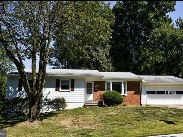 1402 Desale St SW, Vienna, VA 22180