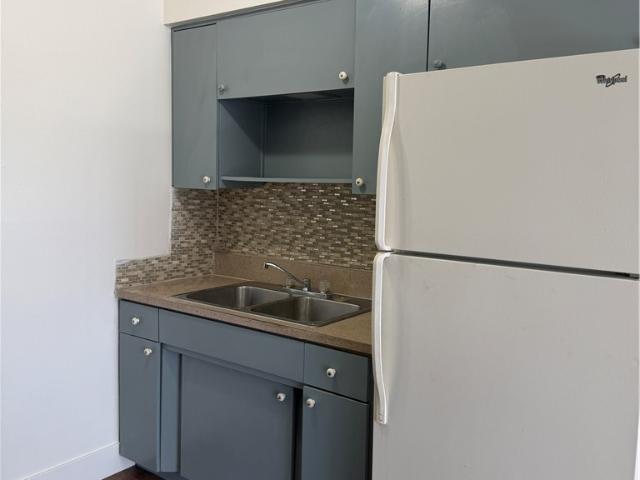 1402 E Desert Inn Road 4