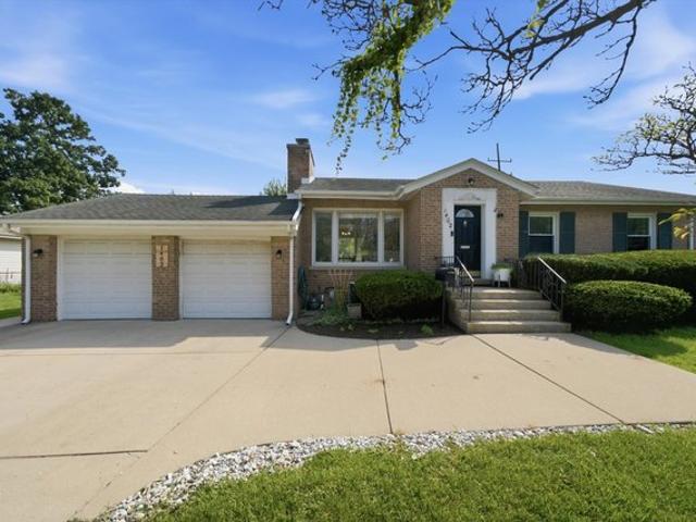 1402 E Evergreen St, Wheaton, IL 60187
