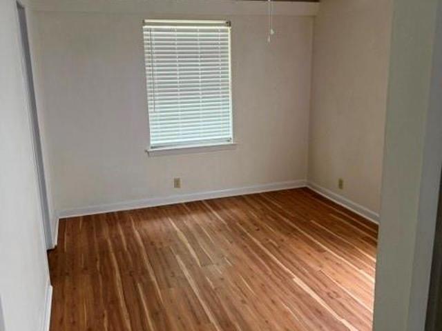 1402 Hillcrest Drive