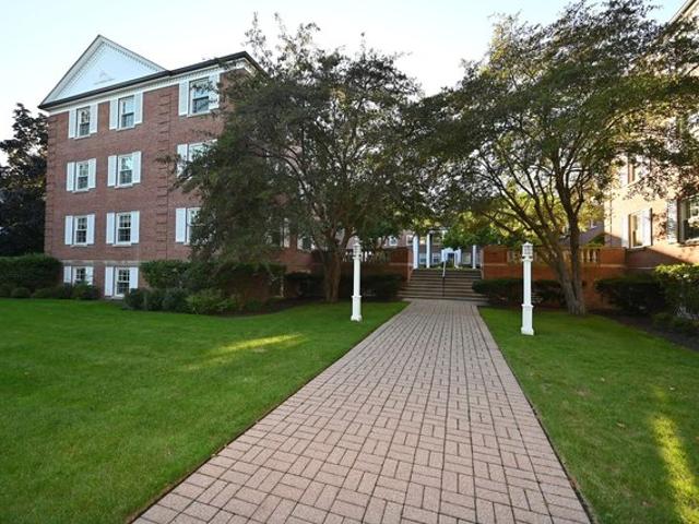 1402 Hinman Ave Apt 2E, Evanston, IL 60201