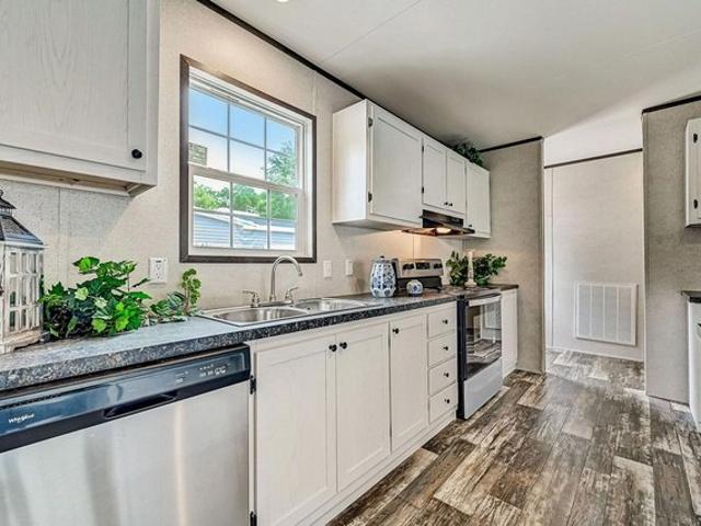 1402 Red Maple Ln Unit 160, Kalamazoo, MI 49004