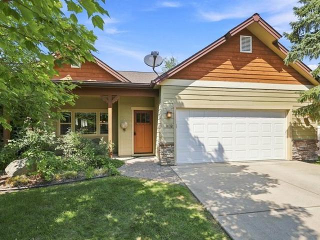 1402 River Rock Rd, Sandpoint, ID 83864