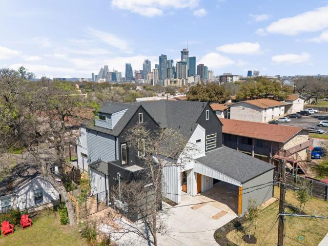 1402 Summit St # B