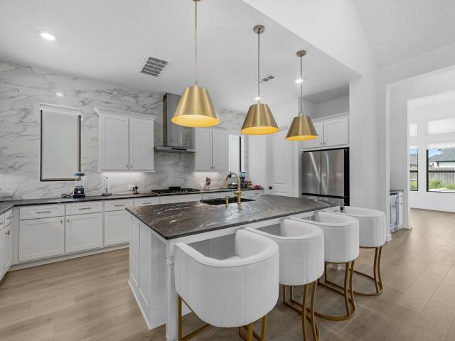 1402 Sunrise View Lane