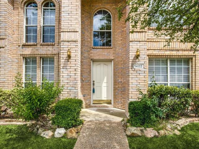 1402 Sunshine Drive