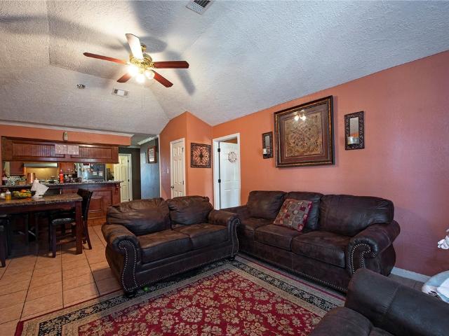1402 S 5th St, Conroe, TX 77301 | MLS #25002