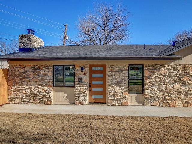 1402 Valleyridge Cir