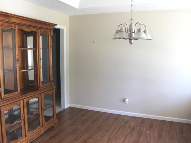 1402 W Masters Lane