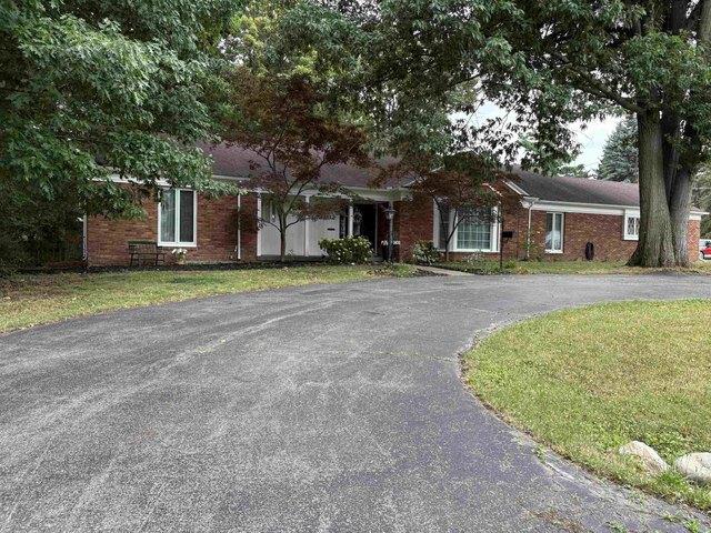1402 Woodslea St, Flint, MI 48507