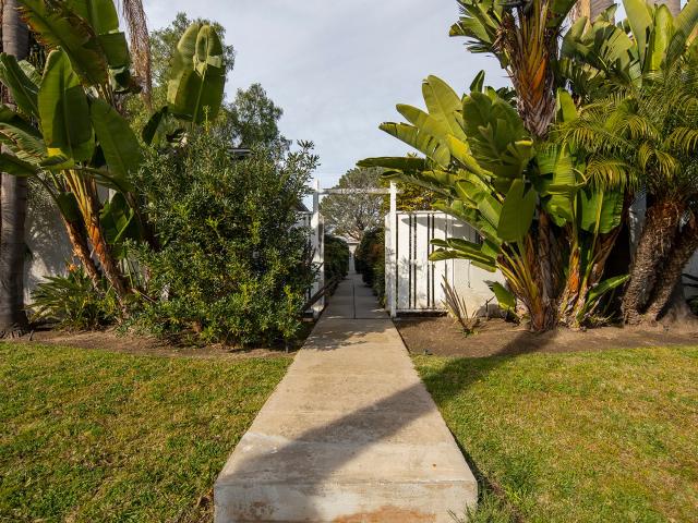 1402 1408 1/2 Grand Avenue