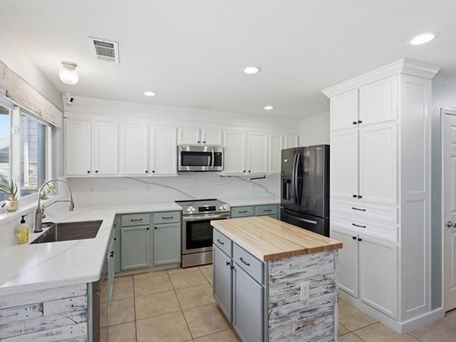 14037 Fontana Rd, Fort Worth, TX 76262