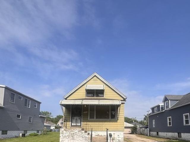 14035 S Green Bay Ave, Burnham, IL 60633