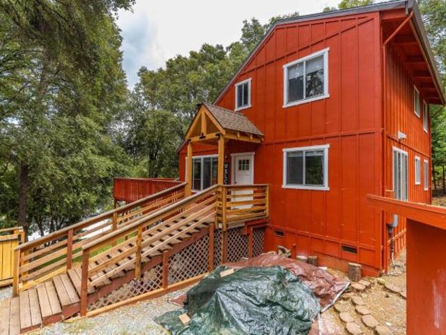 14036 Hilltop Rd, Pine Grove, CA 95665