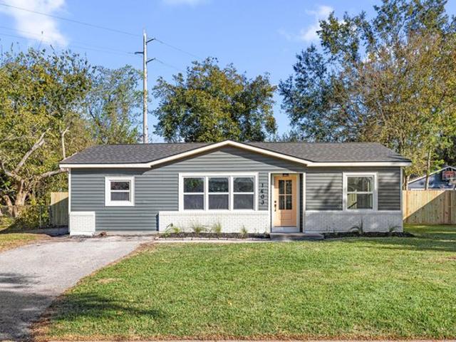 1403 Melody Dr, La Marque, TX 77568