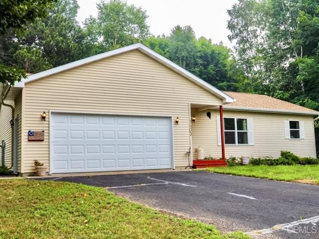 1403 N Elevation St, Hancock, MI 49930