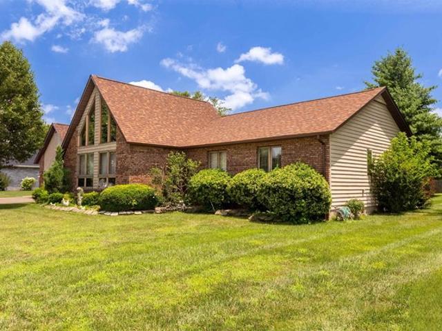 1403 N Magnolia Dr, Marion, IL 62959