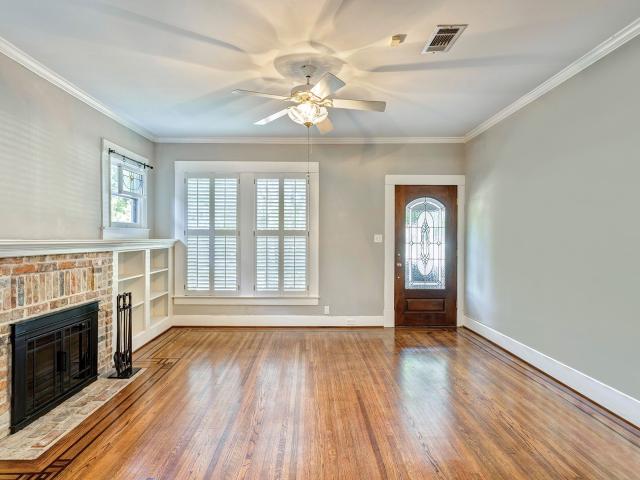 1403 Bonnie Brae