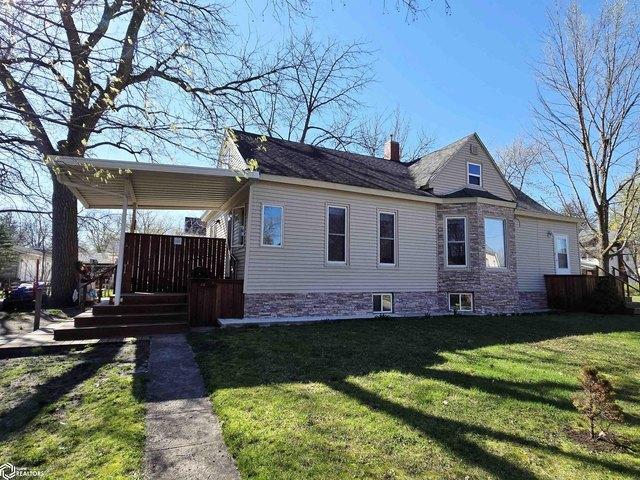 1403 Des Moines St, Webster City, IA 50595