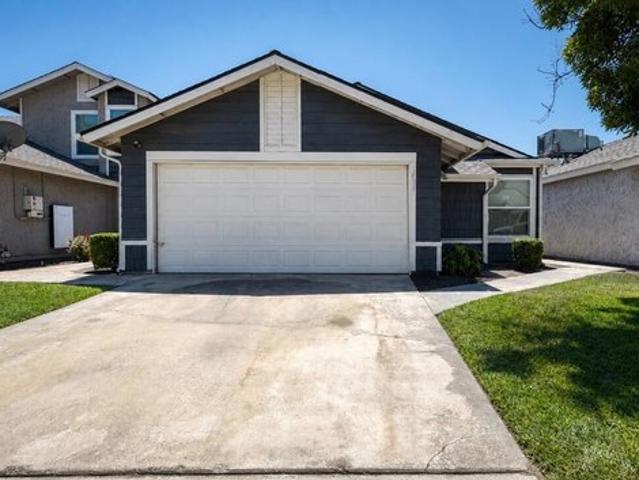 1403 E Sunnyview Ave, Visalia, CA 93292