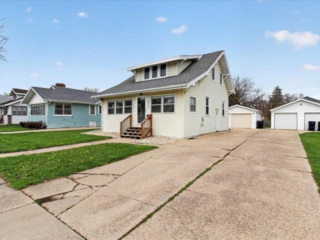 1403 E Van Buren Street