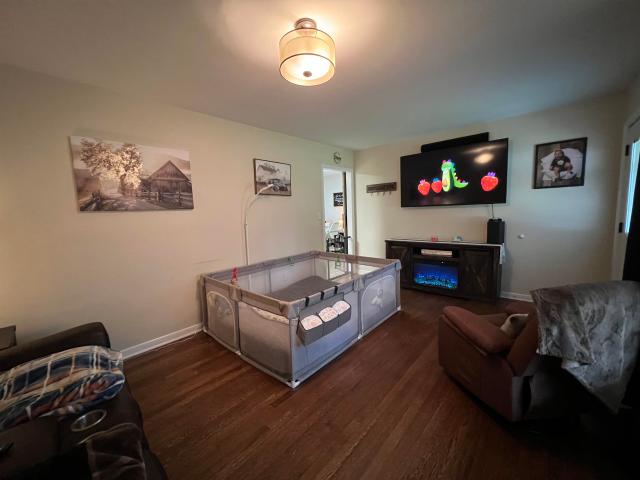 1403 Elm Dr