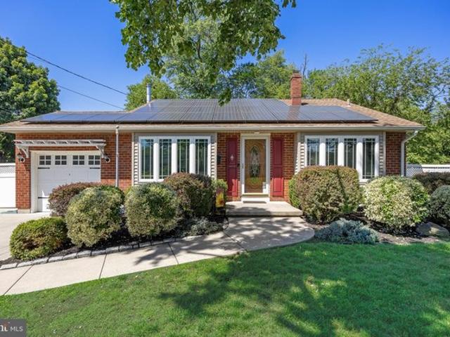 1403 Glenview Dr, Cinnaminson, NJ 08077