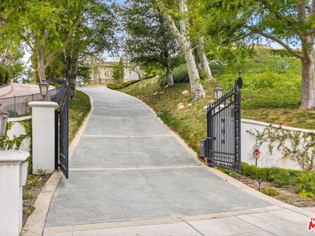 1403 Kingsboro Court