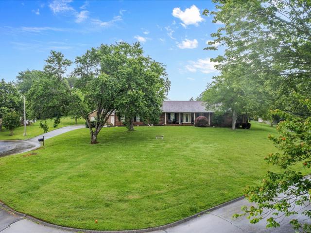 1403 Lincolnshire Dr, Maryville, TN 37803 | Compass