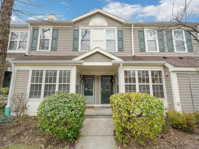 1403 Pondcrest Ln, White Plains, NY 10607