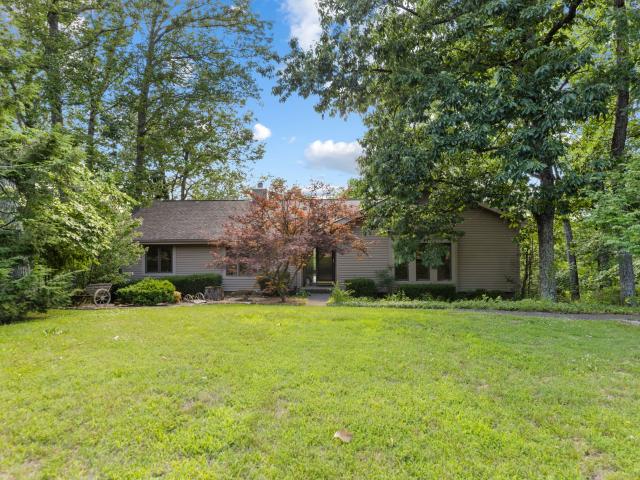 1403 Robert E Lee Ln