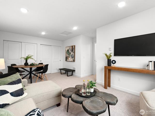 1403 SW 111th Ln, Seattle, WA 98146 | MLS #2464