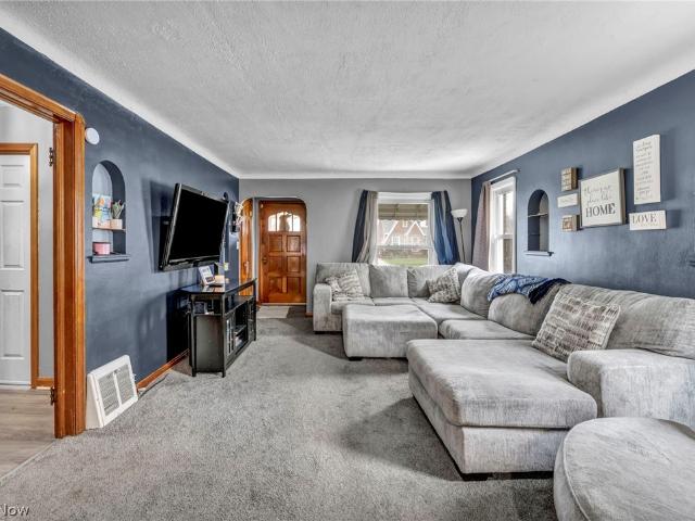 1403 Tuxedo Avenue