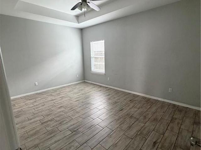 1403 W Heritage Drive 4
