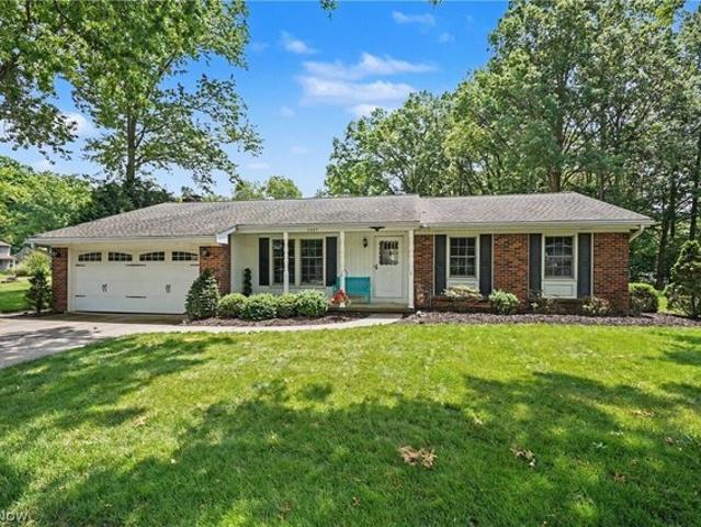 1403 Whippoorwill Trl, Stow, OH 44224