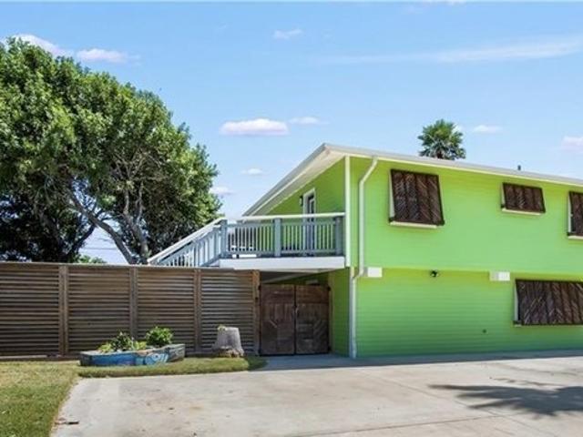 1403 Whispering Sands St, Port Aransas, TX 78373