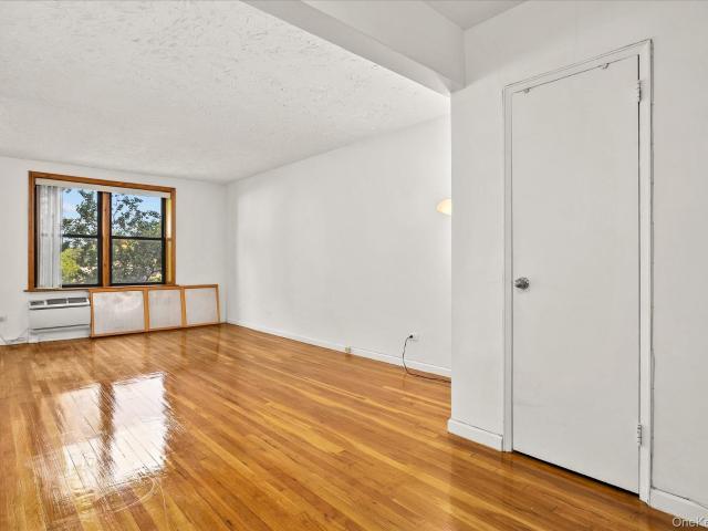 140 3 th Avenue 2T