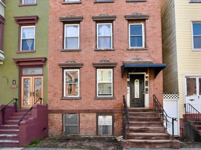 140 3rd St, Troy, NY 12180