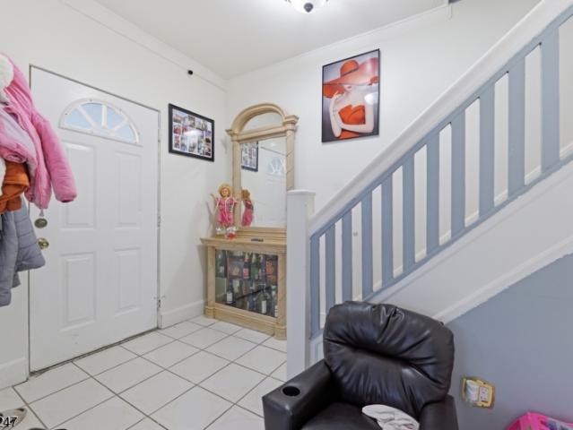 140 144 Lily St